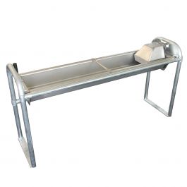 Flat tip-over cattle water trough, Model 8532, 5', on ground | Agriclé